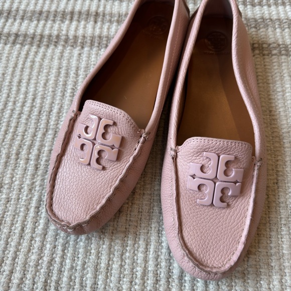 Tory Burch | Shoes | Tory Burch Everly Driver Pebble Leather Pink Logo ...